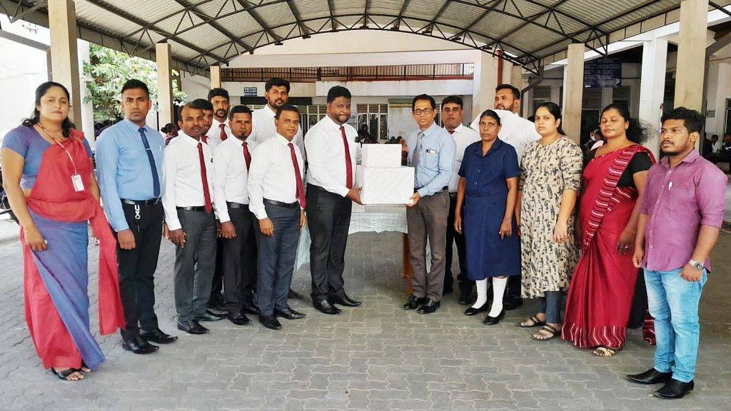 Ceylinco Life takes doctors and medicines to the North & East - Life ...